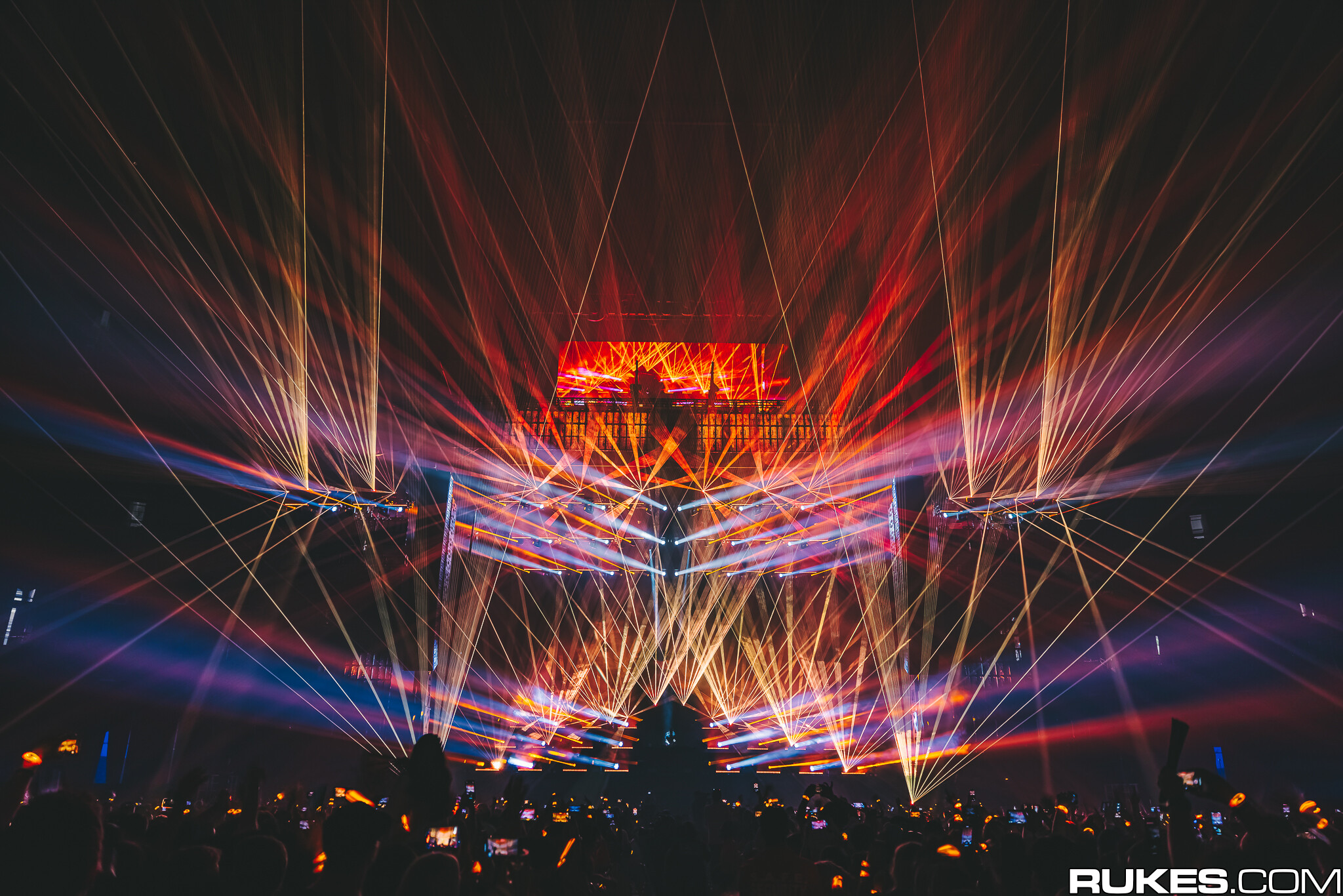 Illenium’s “Trilogy” Opens Allegiant Stadium With grandMA3 Lighting ... Illenium’s “Trilogy” Opens Allegiant Stadium With grandMA3 Lighting ...